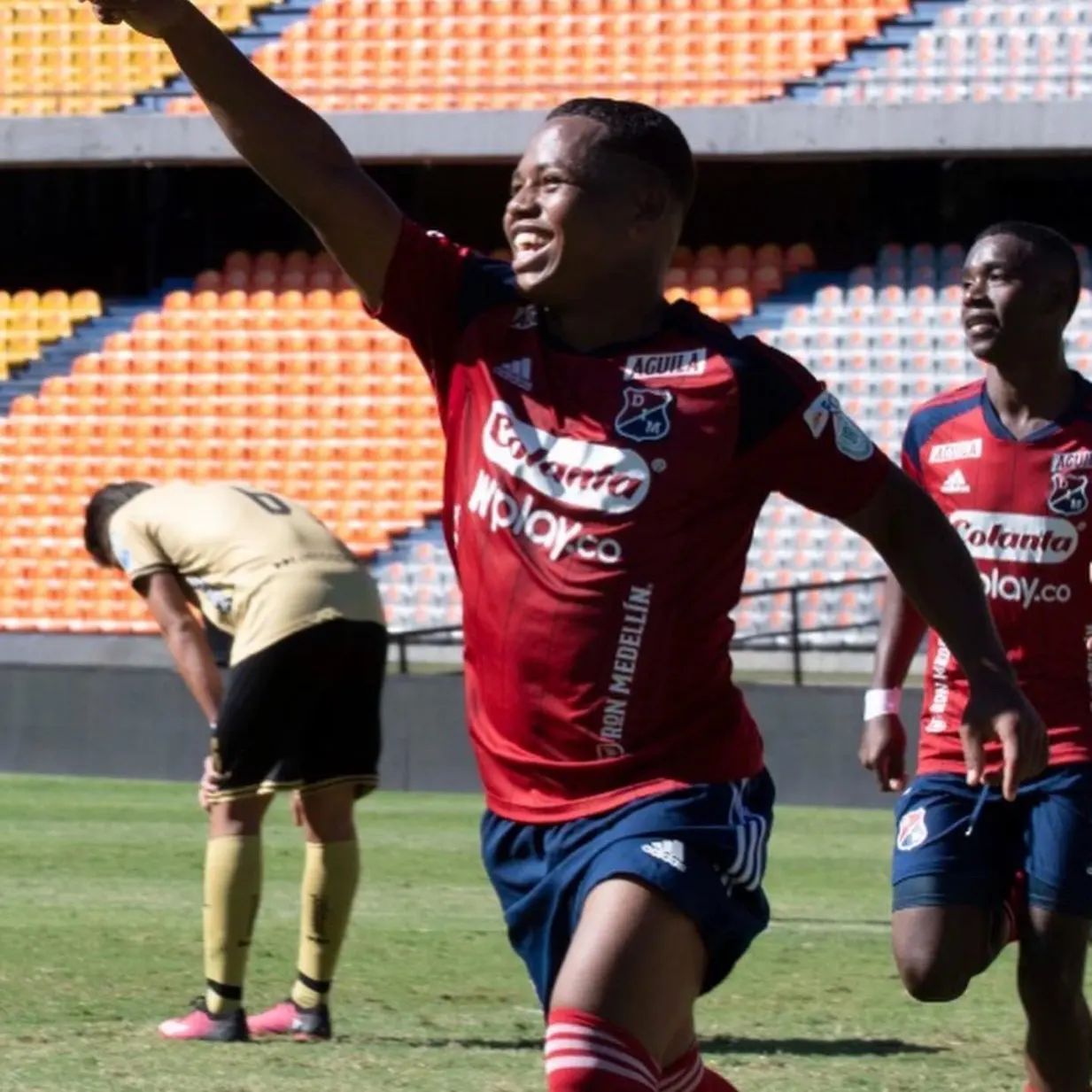 Rápidas de fútbol.. Lo de Cambindo, Bodhert, Díaz, Kross, etc ...